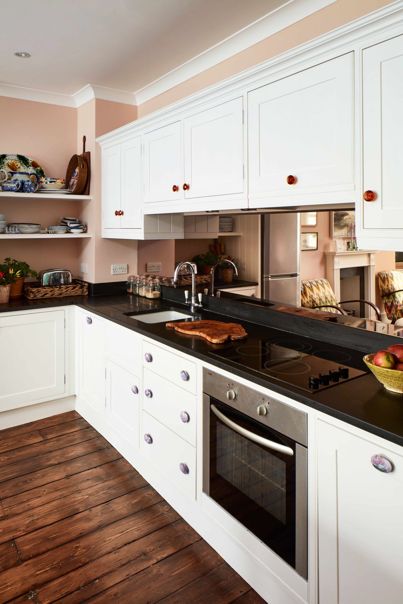 Explore a tiny London flat that's filled with color, eclectic vintage ...