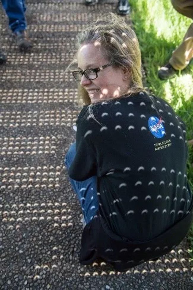 Watch live! The total solar eclipse has begun over North America ...