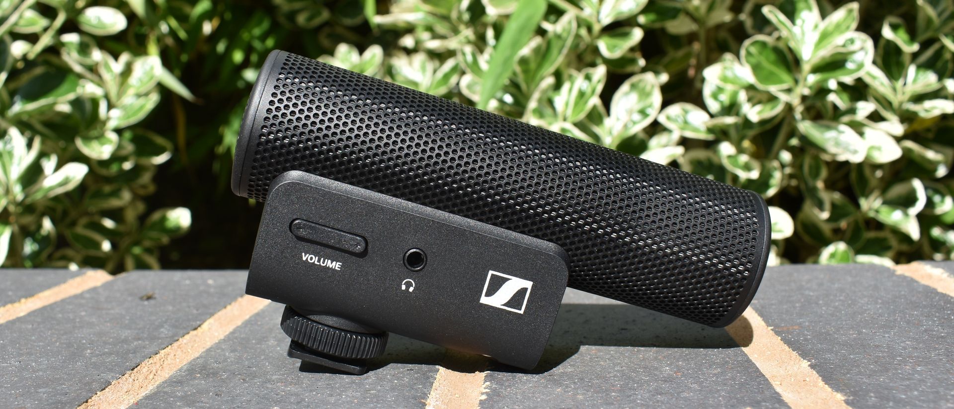 Sennheiser MKE 400 review: A phone-friendly mic for content creators ...