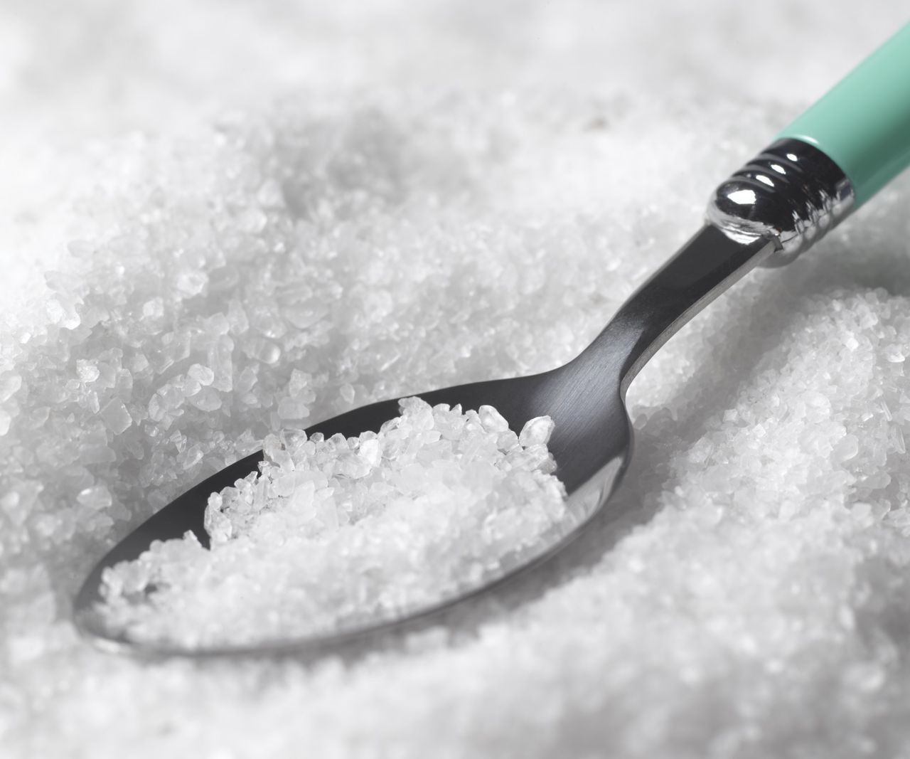 Ice melt alternatives debunked: the methods that never work | Homes and ...