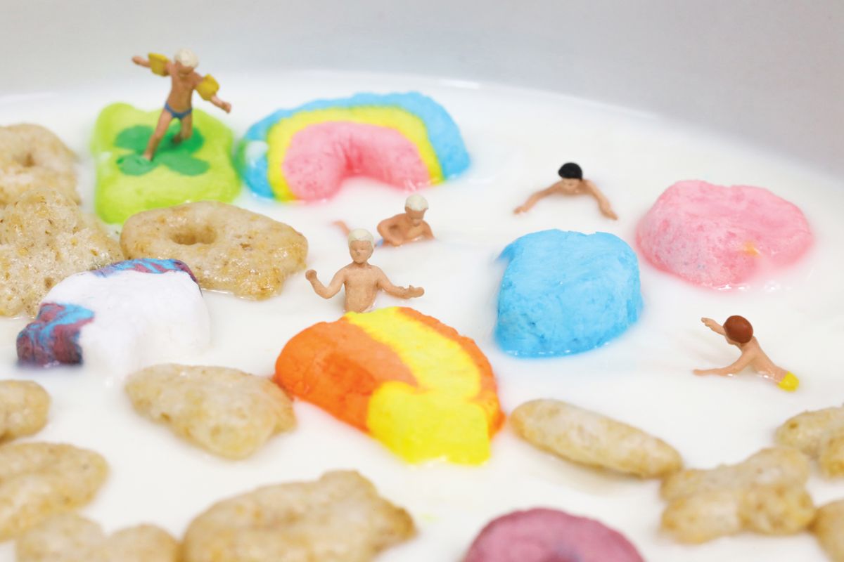 Home photography ideas: a seriously cereal-y macro swimming pool scene ...