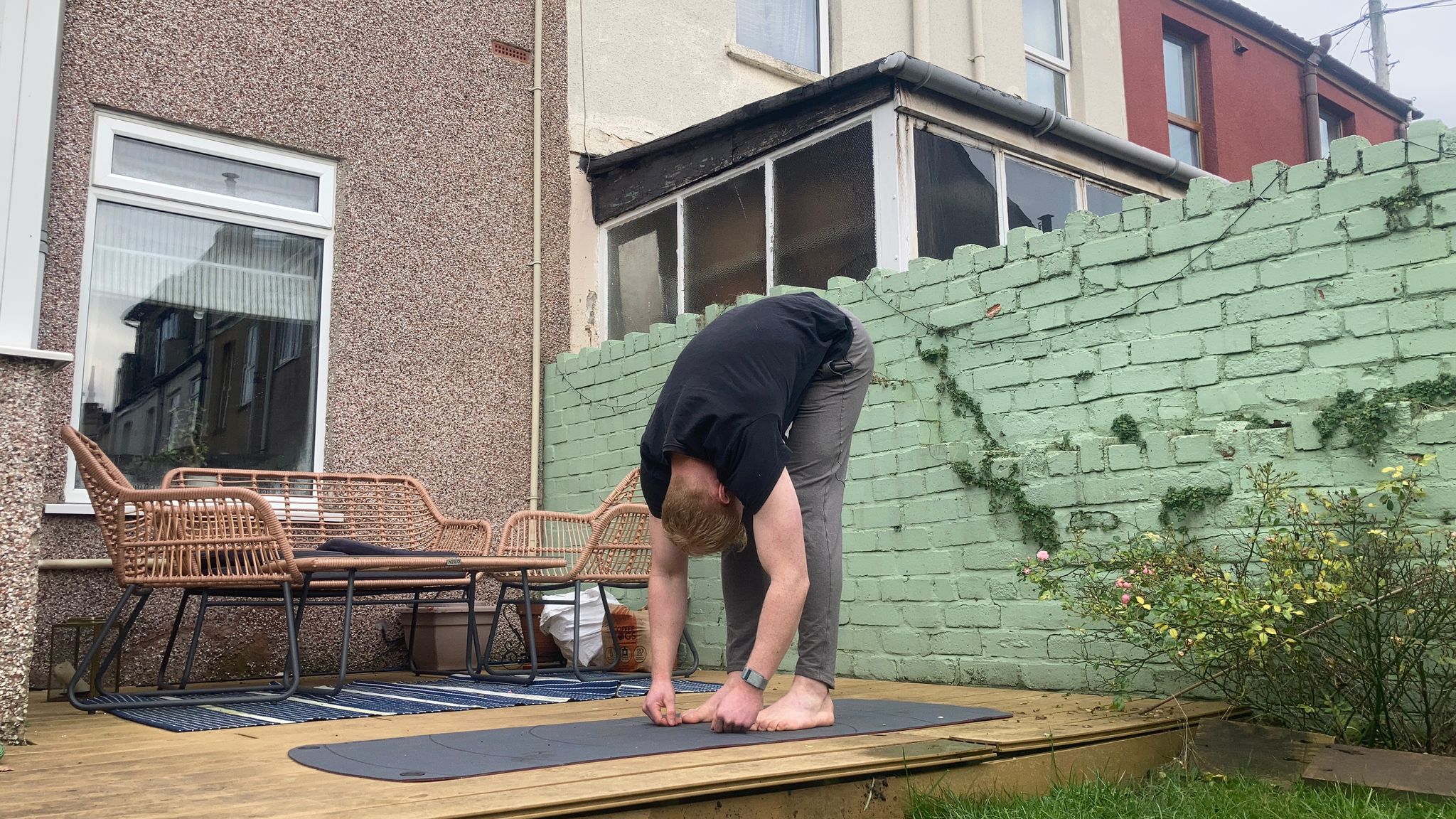 I tried an elite athlete’s four-move mobility routine, and it soothed ...
