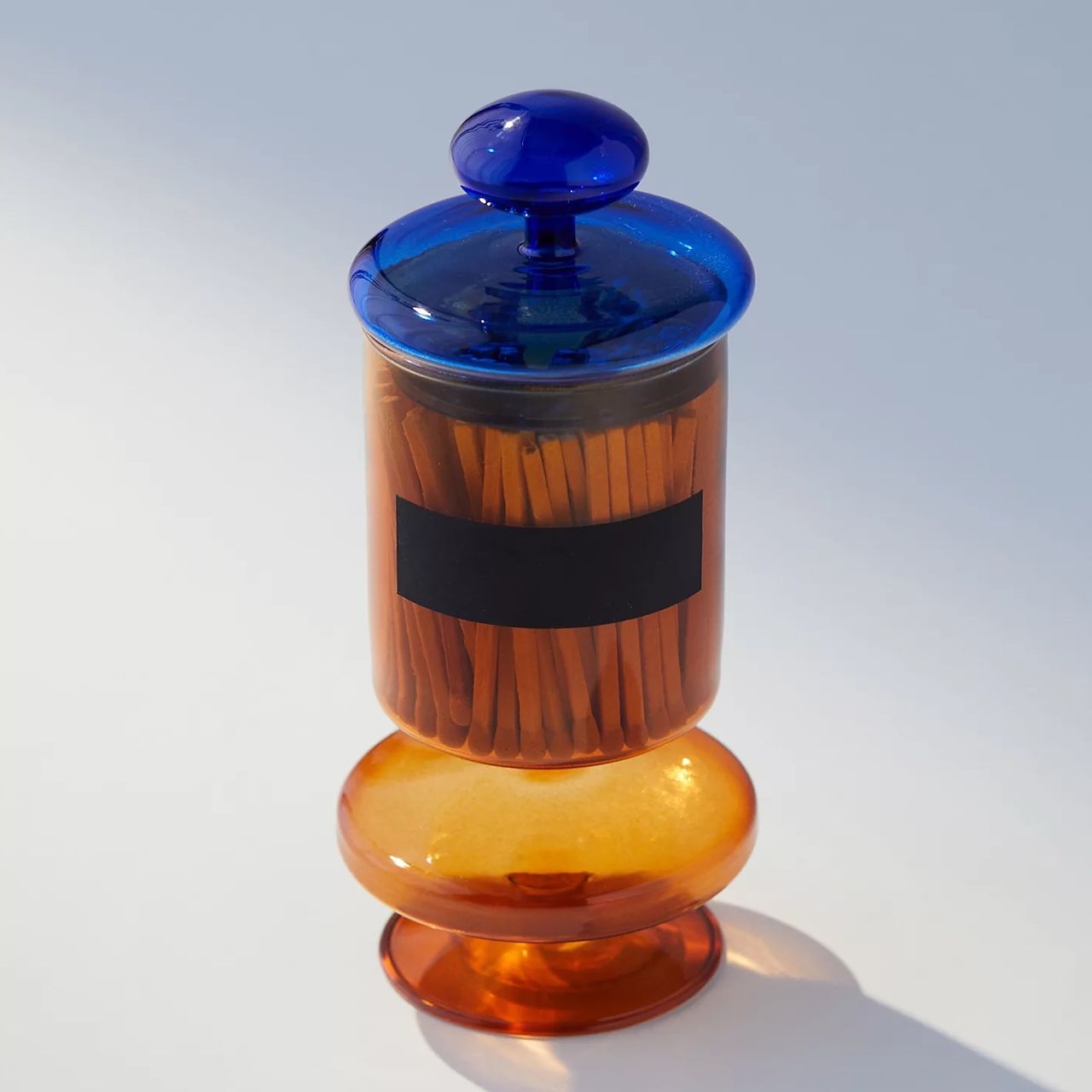 Colorful glass decor trend: How to incorporate colorful glass decor ...
