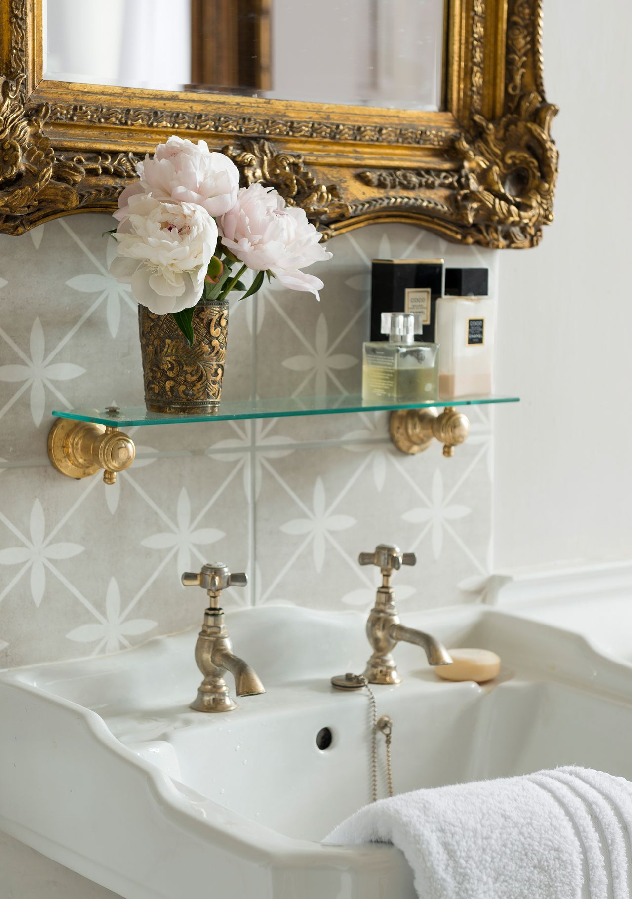 Traditional bathroom ideas: 22 timeless styles & classic decor | Homes ...