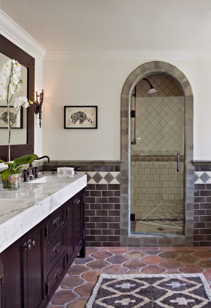 Should you mix tile colors in a bathroom? Designers weigh in | Livingetc