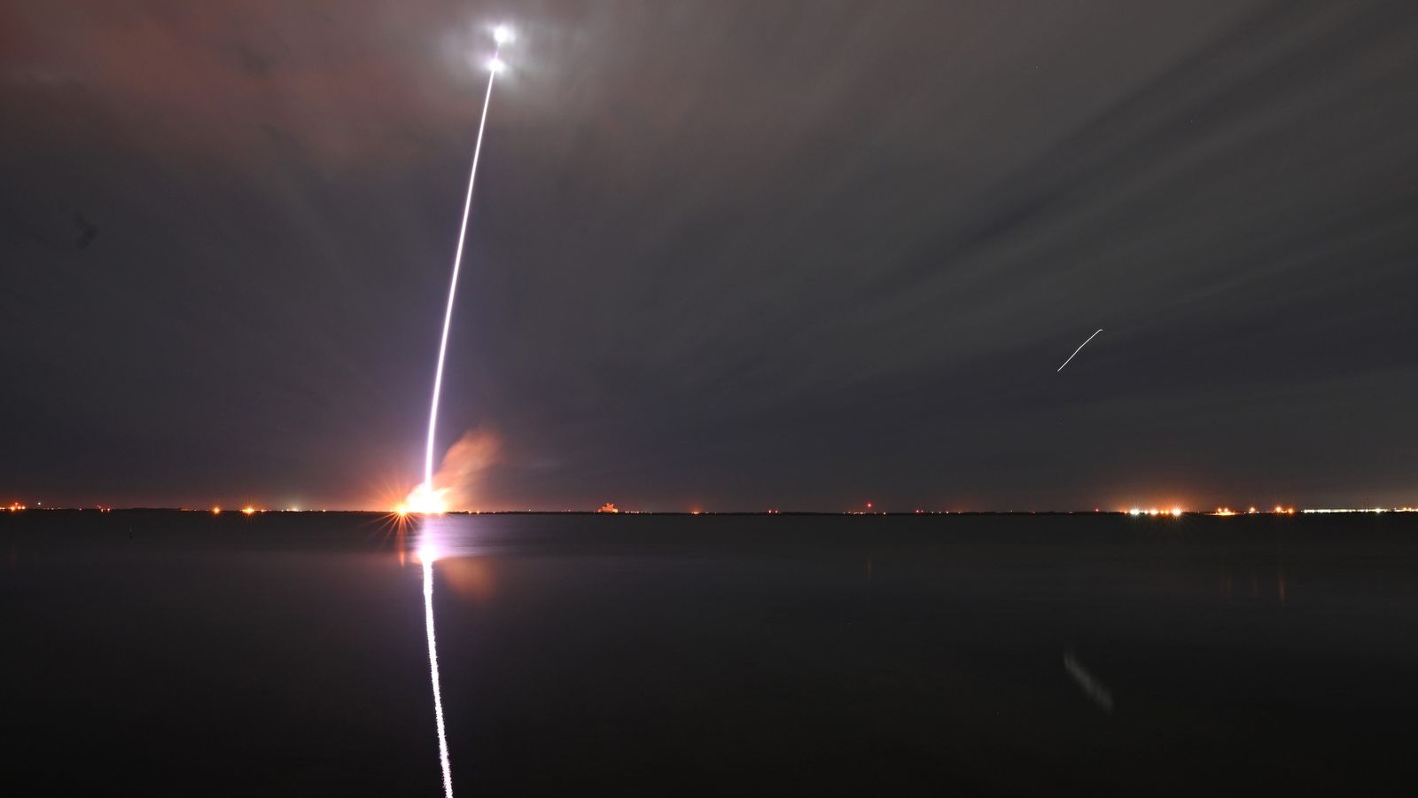 Jeff Bezos, Elon Musk and the billionaire space race | The Week