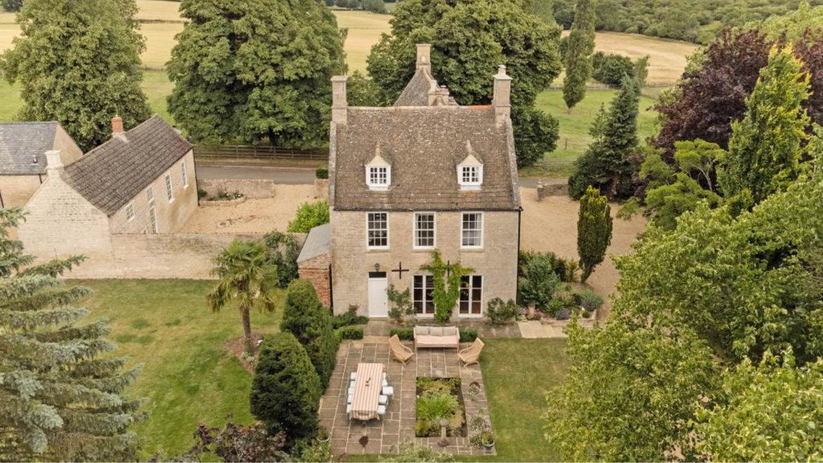 Properties: residences with tennis courts | The Week