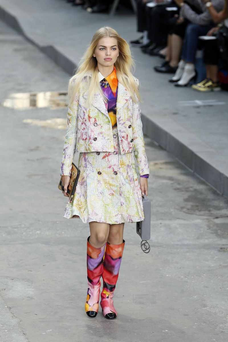 Karl Lagerfeld's 45 Most Iconic Chanel Runway Looks | Marie Claire