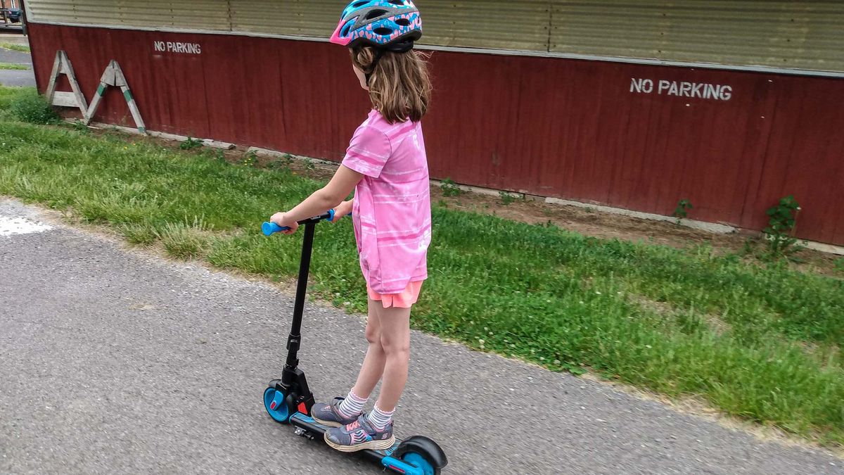 GoTrax GKX electric scooter | Tom's Guide