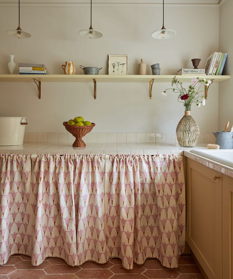 6 calming kitchen colors that will make this hardworking space ...