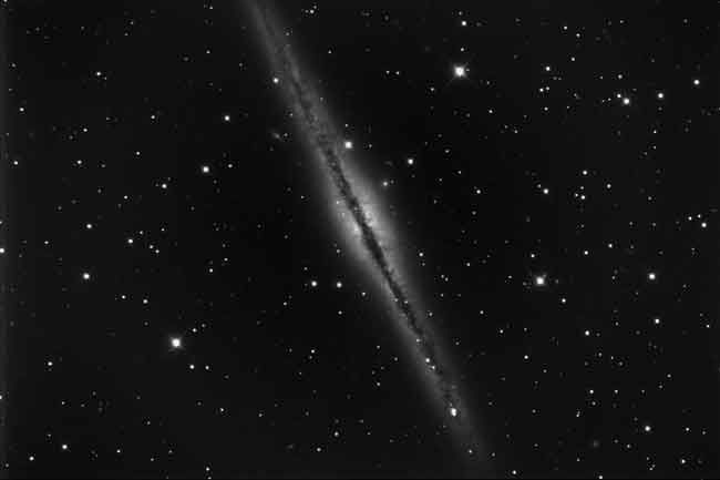 New Telescope Photographs Edge-on Galaxy | Space