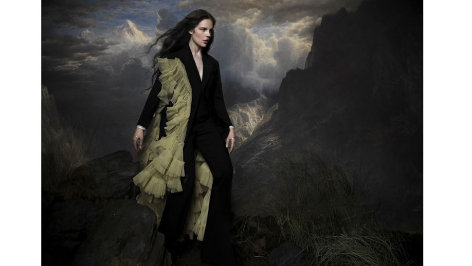 Dutch alt. pop group GGGOLDDD talk trauma and trust on brooding new ...