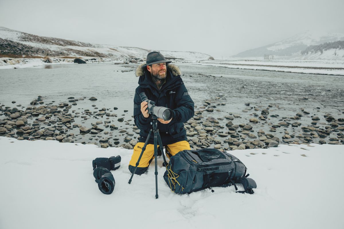 Jack Wolfskin begins working with real wild wolves | T3