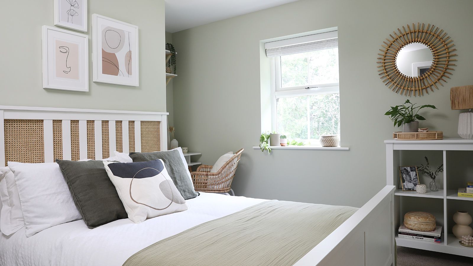 6 colour combinations to make a room look bigger | Ideal Home