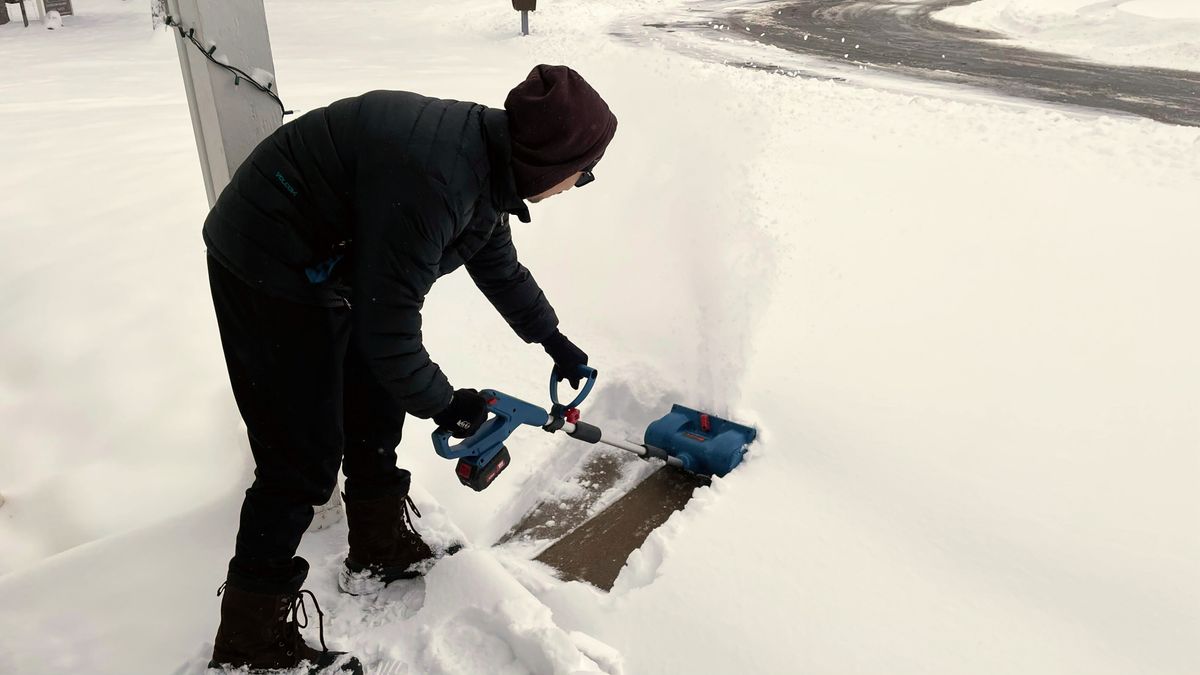 7 snow removal tools to successfully clear snow all winter | Top Ten ...