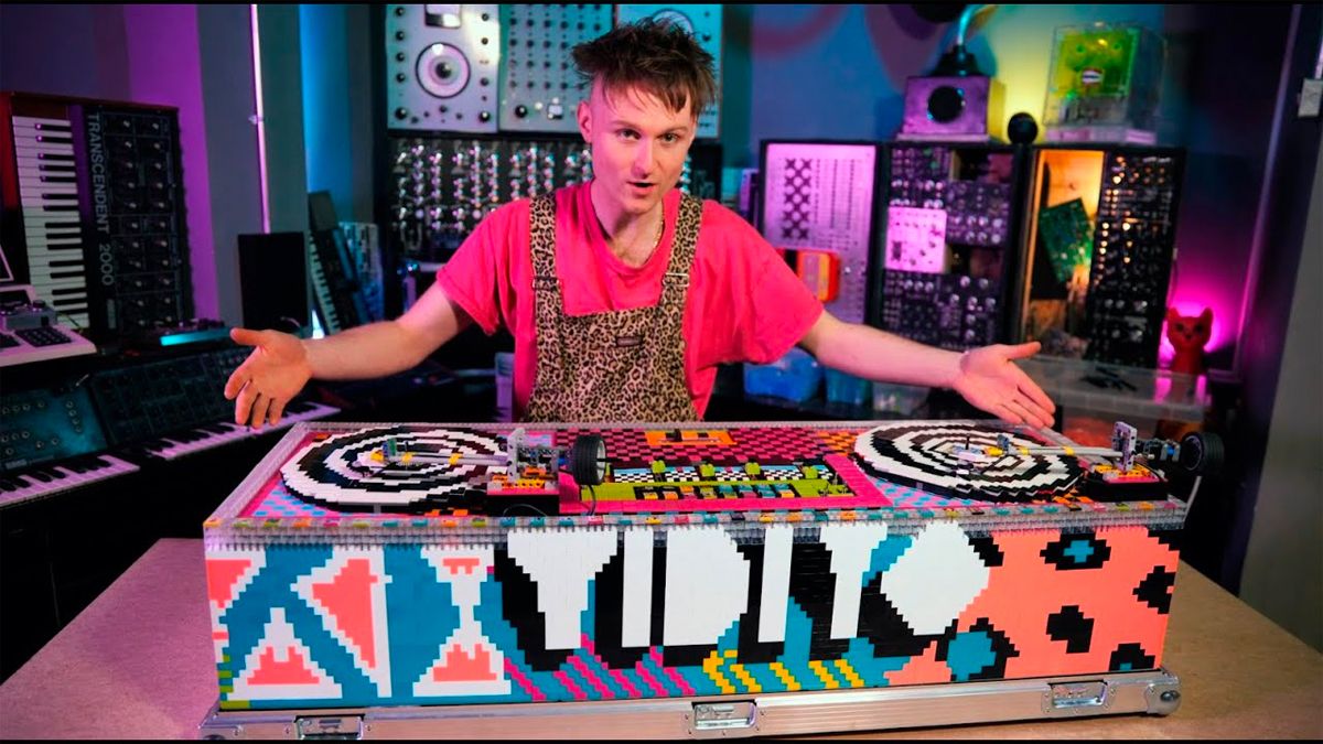 Finally, someone’s built a set of working vinyl DJ decks out of Lego ...