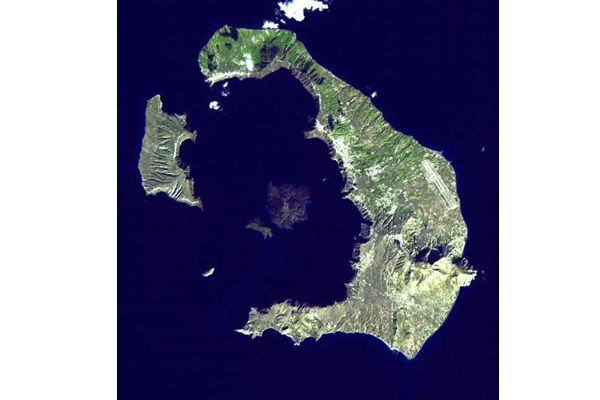 Magma Pooling Beneath Infamous Greek Volcano | Live Science