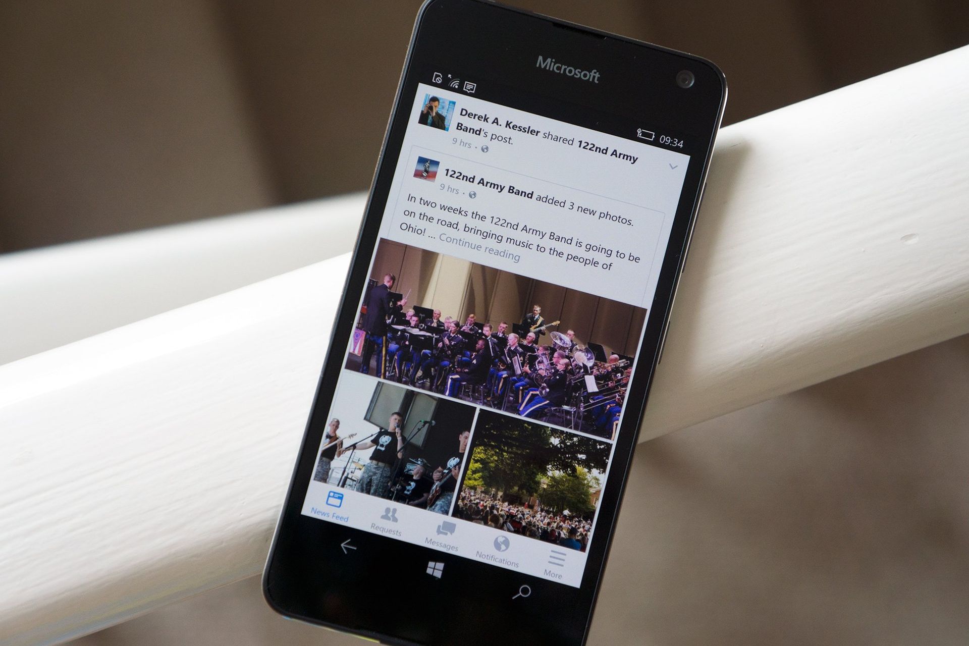 Facebook's official app is now available as beta for Windows 10 ...