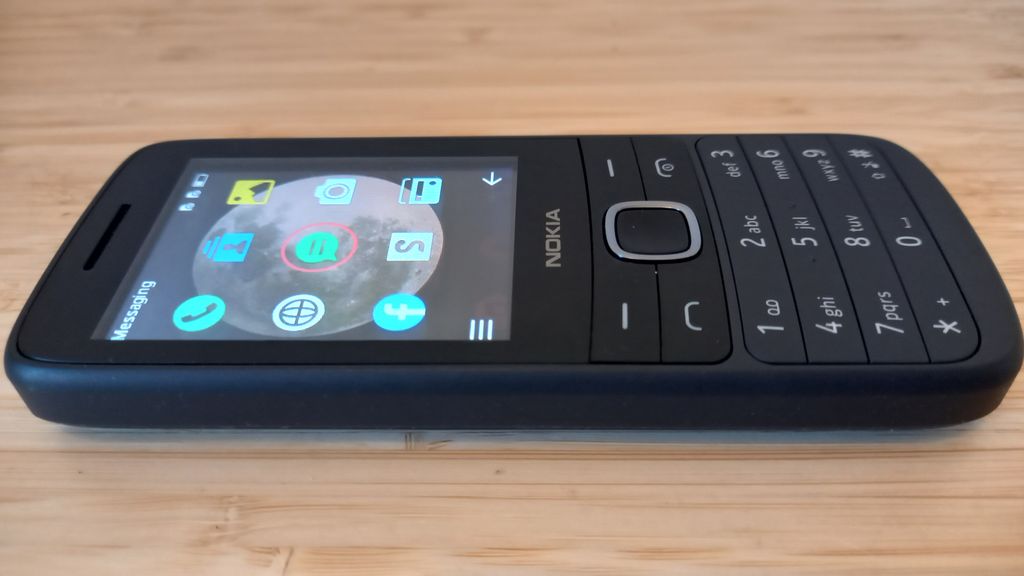 Nokia 225 4G (2020) review: a retro mobile phone at a super low price ...