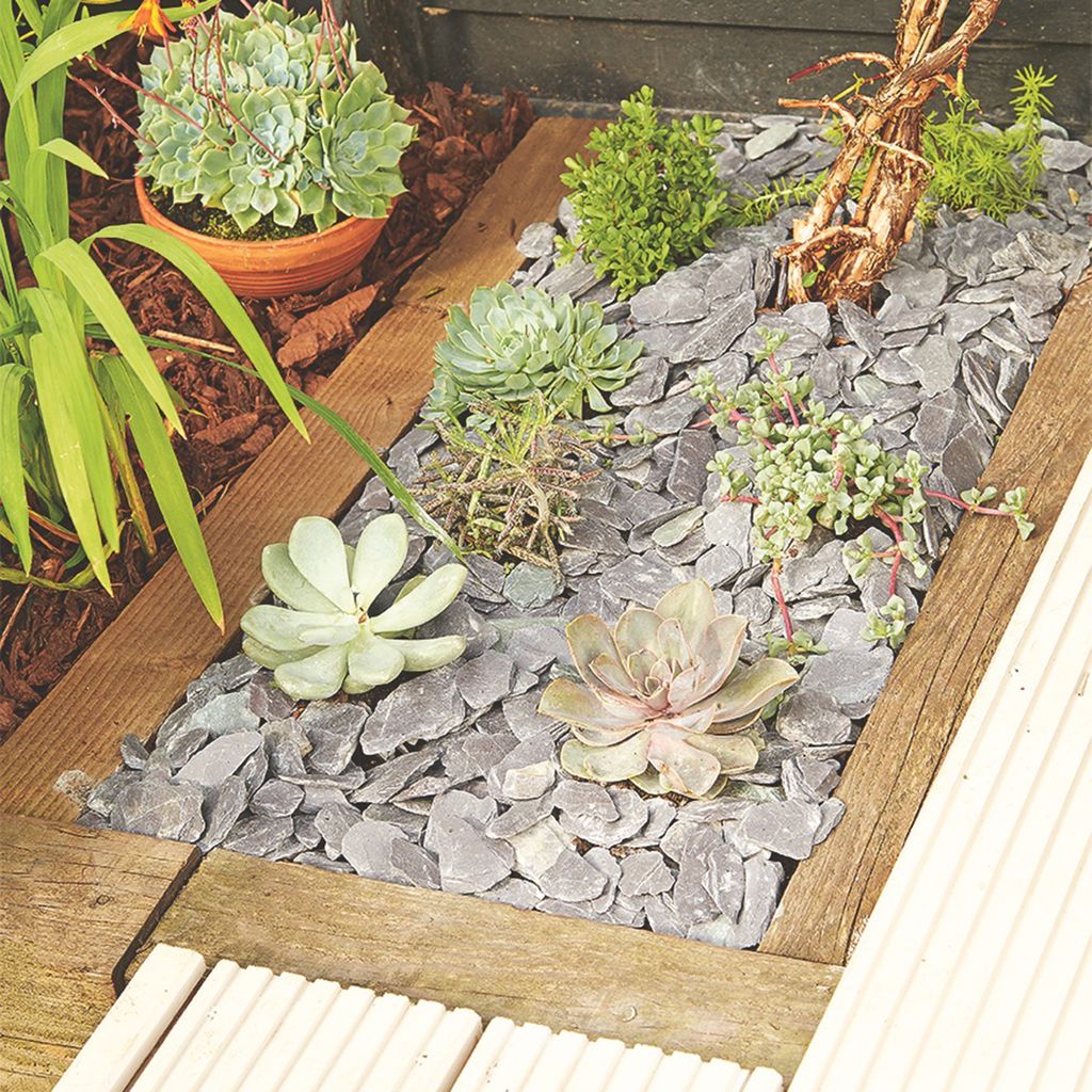 10 decking edging ideas to create a decorative border | Ideal Home
