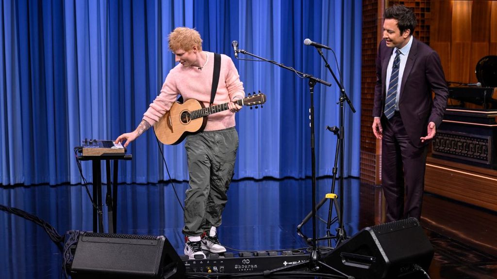 Ed Sheeran gives Jimmy Fallon a looper pedal masterclass | Guitar World