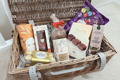 I'm a Food Editor and make DIY Christmas hampers for family every year ...