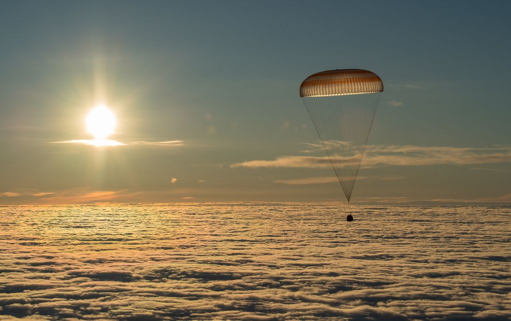 Amazing Photos: Expedition 54 Crew Returns from the International Space ...