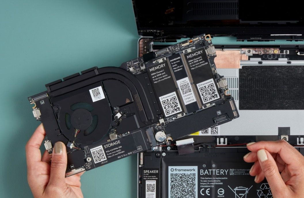 Modder Turns Framework Laptop PCB Into a Handheld Gaming PC | Tom's ...