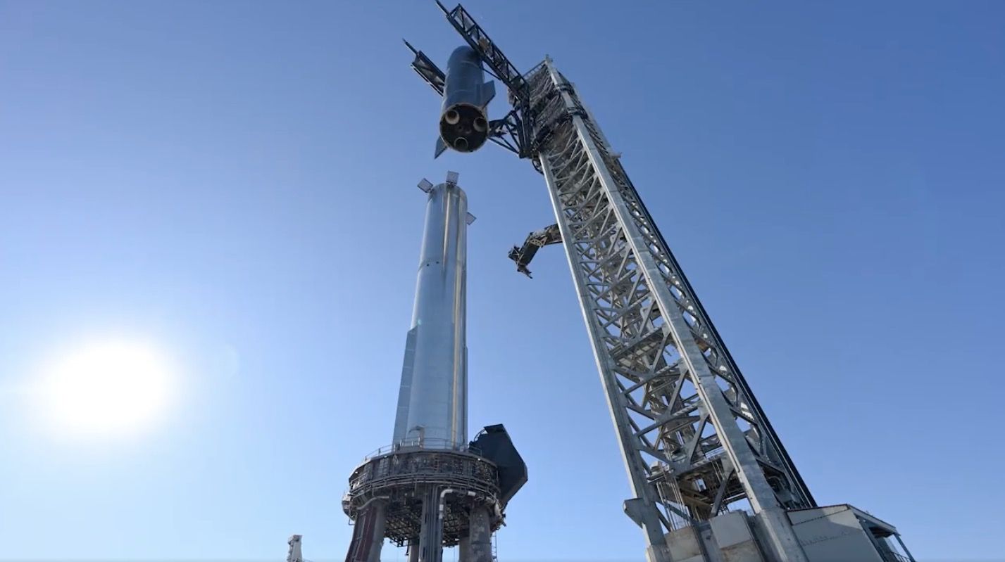 Watch SpaceX stack Starship megarocket using 'chopsticks' (video) | Space