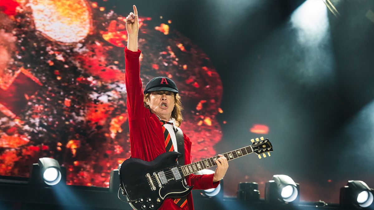 Live: AC/DC | Louder