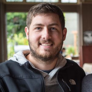 Lenovo's first VR headset is a low-cost Windows Holographic alternative ...