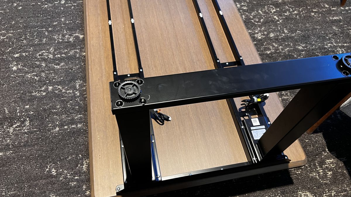 FlexiSpot E7Q Odin standing desk | TechRadar