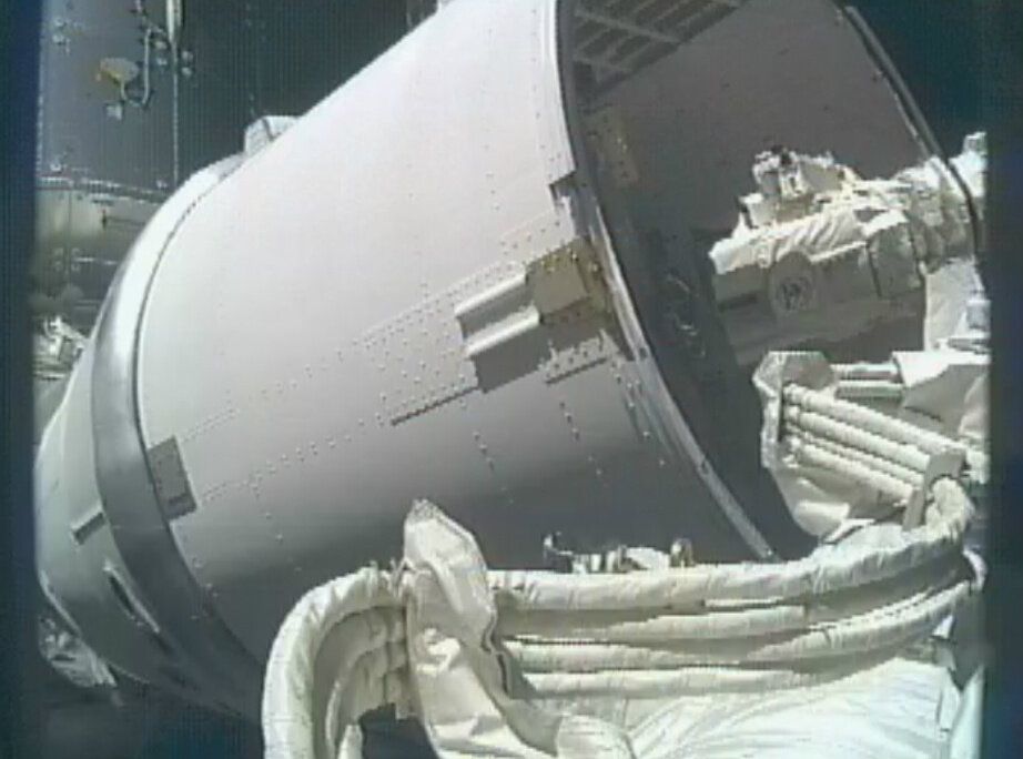 Capsule Emptied of All CargoX Dragon | Space