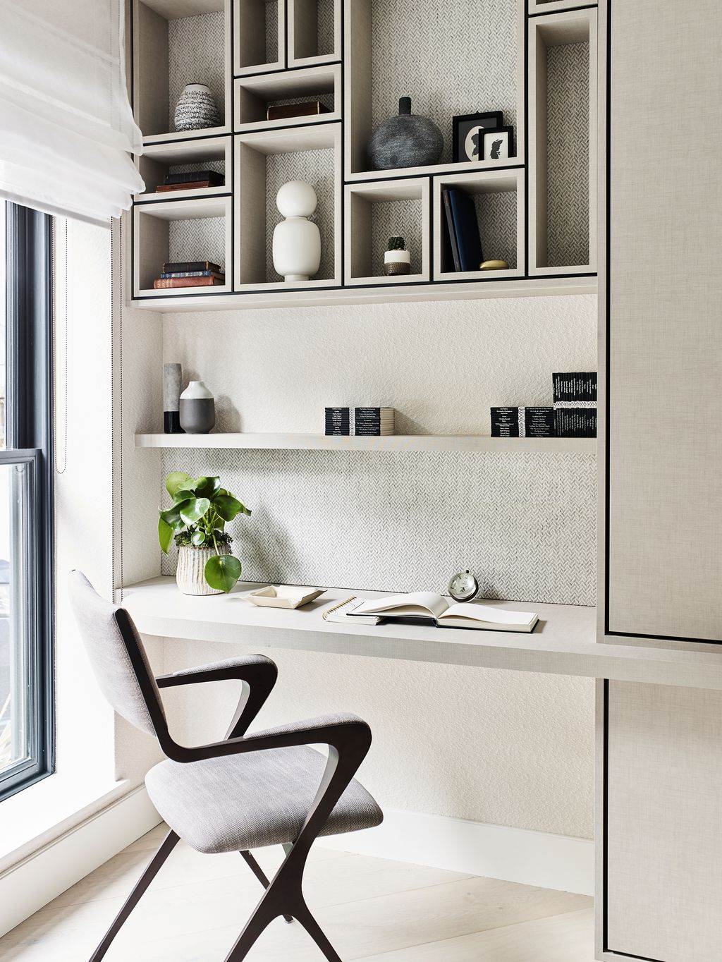 Bedroom layout ideas with desk: 12 ways to arrange your space | Homes ...