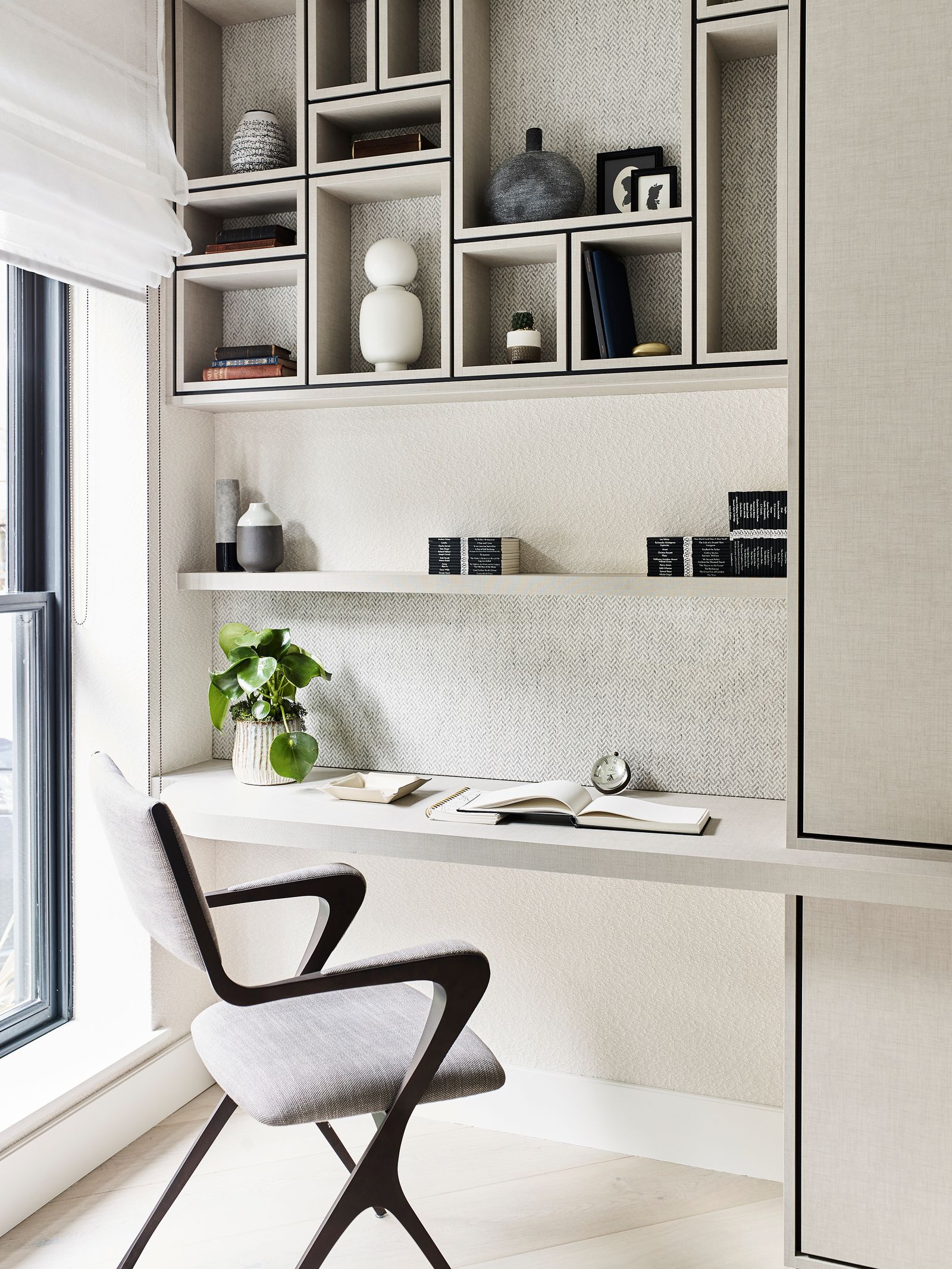 Bedroom layout ideas with desk: 12 ways to arrange your space | Homes ...