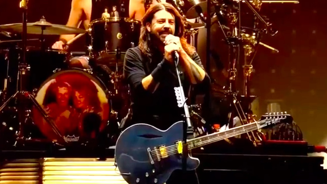 Foo Fighters Surprise-Release Live EP, ‘00950025’ | Guitar World