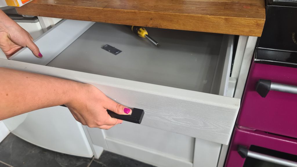 How to Fix Kitchen Drawers: The Ultimate DIY Guide | Homebuilding
