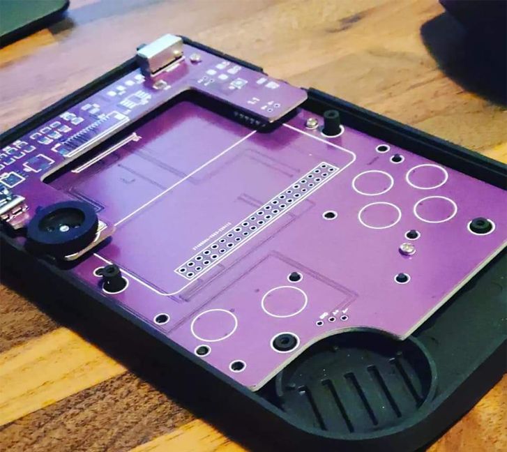 Raspberry Pi Zero Drop-In Kit Fits Inside Original Game Boy DMG | Tom's ...