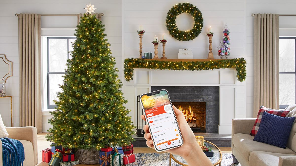 Smart Holiday Decor Powered by Hubspace | Homes and Gardens