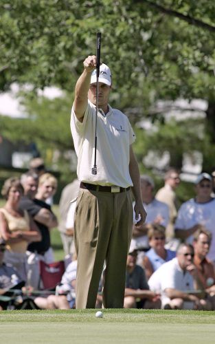 How To Plumb Bob A Putt | Golf Monthly