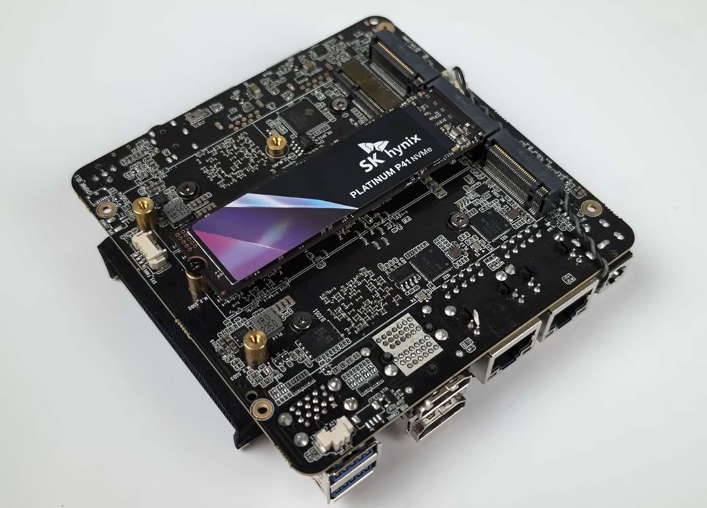 AMD Phoenix CPU brings palm-sized SBC to life for up to $329 — NexT-SBC ...