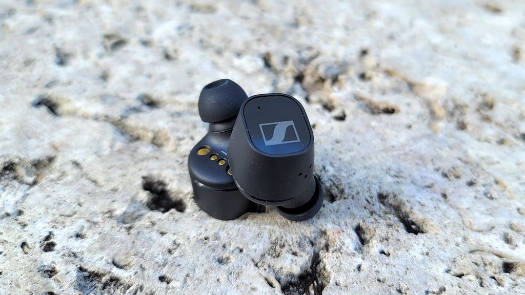 The best wireless earbuds in 2022: Our top picks for any budget | Tom's ...