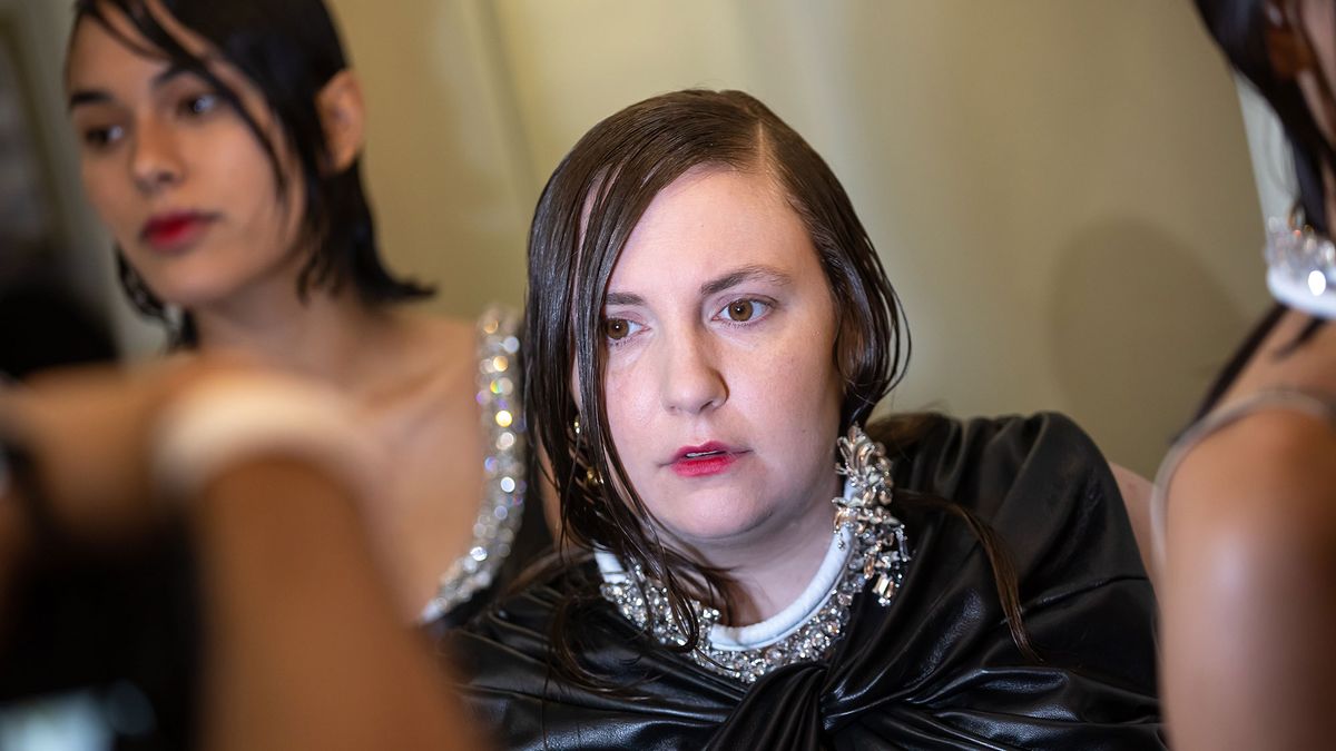 Lena Dunham was refreshingly honest about her appearance on the catwalk ...