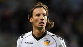 Sevilla sign Alexis from Valencia | FourFourTwo