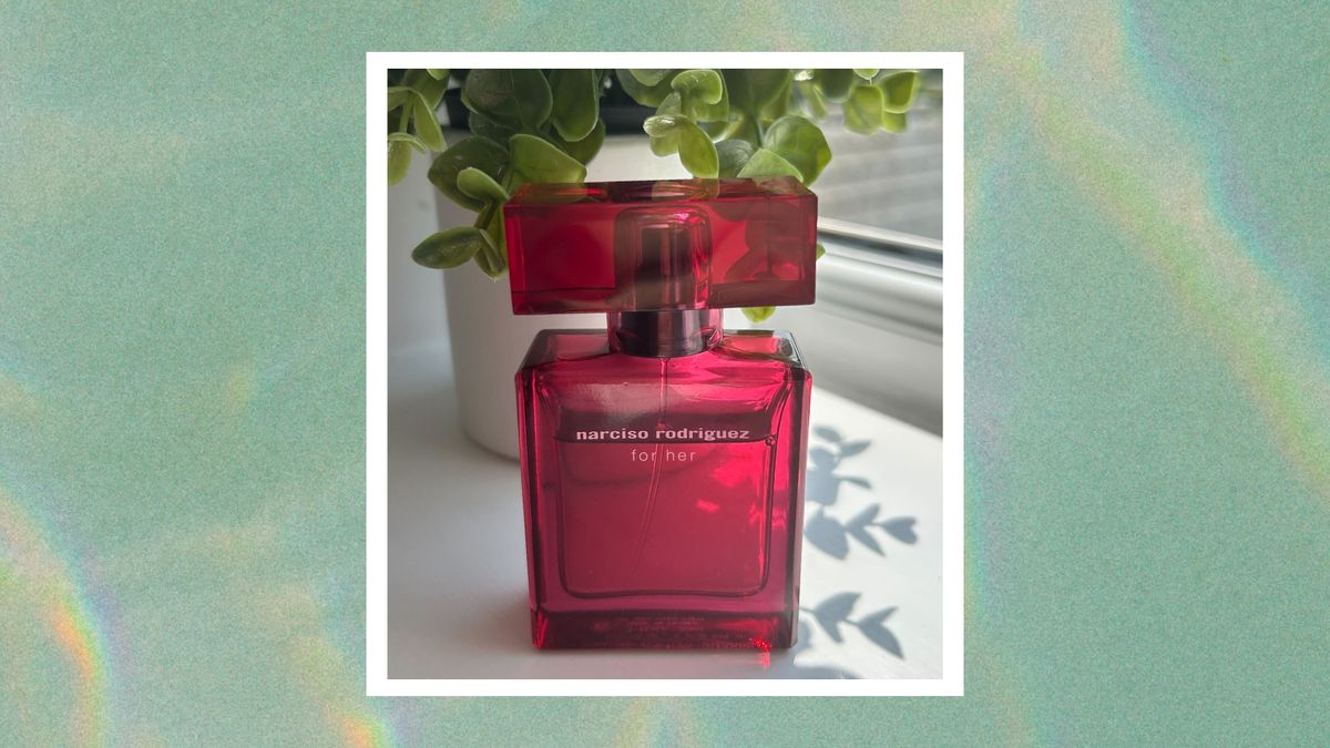 I get so many compliments on this perfume hours after applying it ...