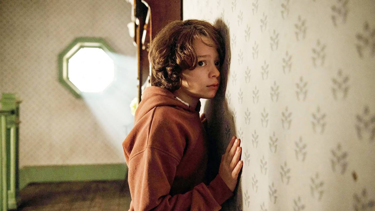 Cobweb, a strange horror film with a dark twist, arrives on Netflix ...