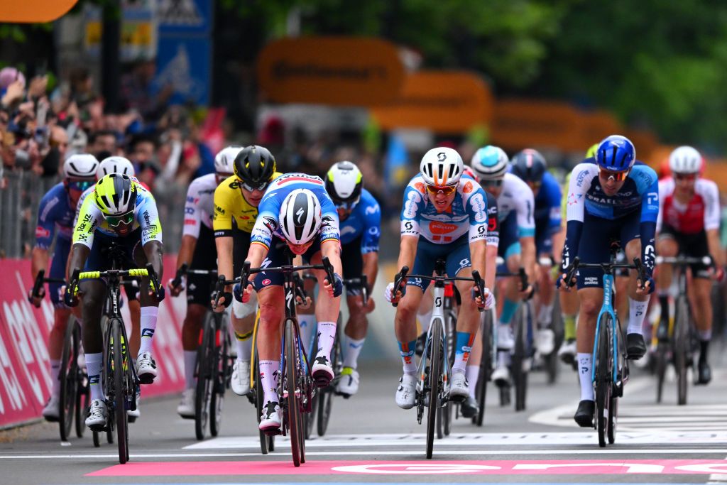Giro d'Italia stage 3 as it happened: Tim Merlier wins first sprint ...