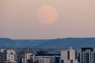 Harvest supermoon photos: See the moon at its biggest and brightest in ...
