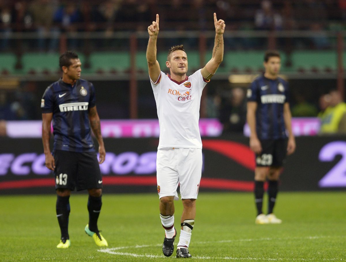 Totti steps up recovery from hamstring injury | FourFourTwo