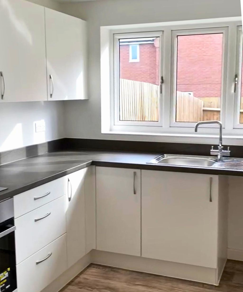 Wrapping kitchen counters vs painting | Real Homes